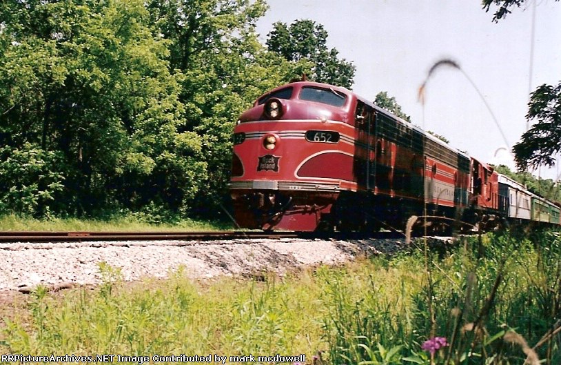 CRIP 652 leading Train #2 Southbound, Spring 2003